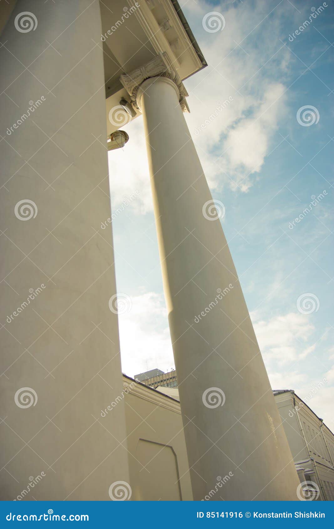 Column Ans Window - Element Architecture University in Front of Winter ...