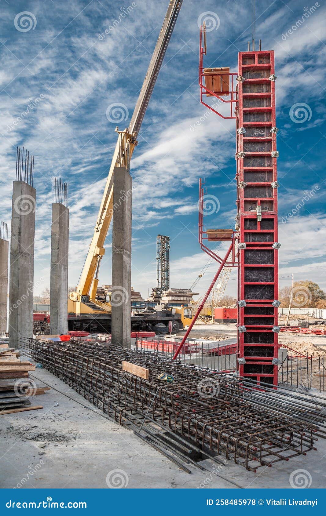 Column Formwork Internal Steel Structure Made Up Of Poles From The ...