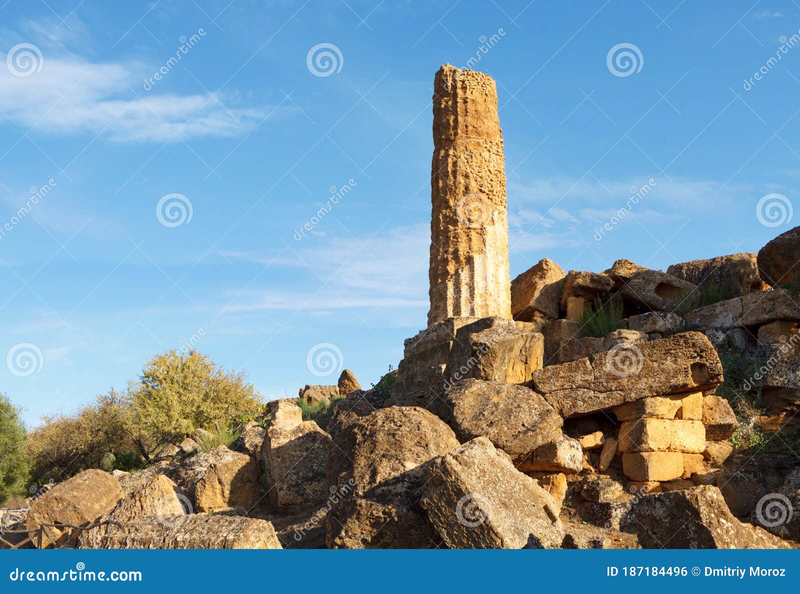 Column of Periptera in Valley of the Temples Stock Photo - Image of ...