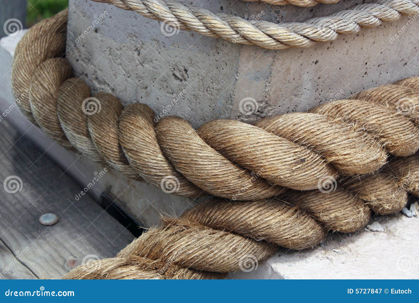 Column with Rope at Berth stock image. Image of chain - 5727847
