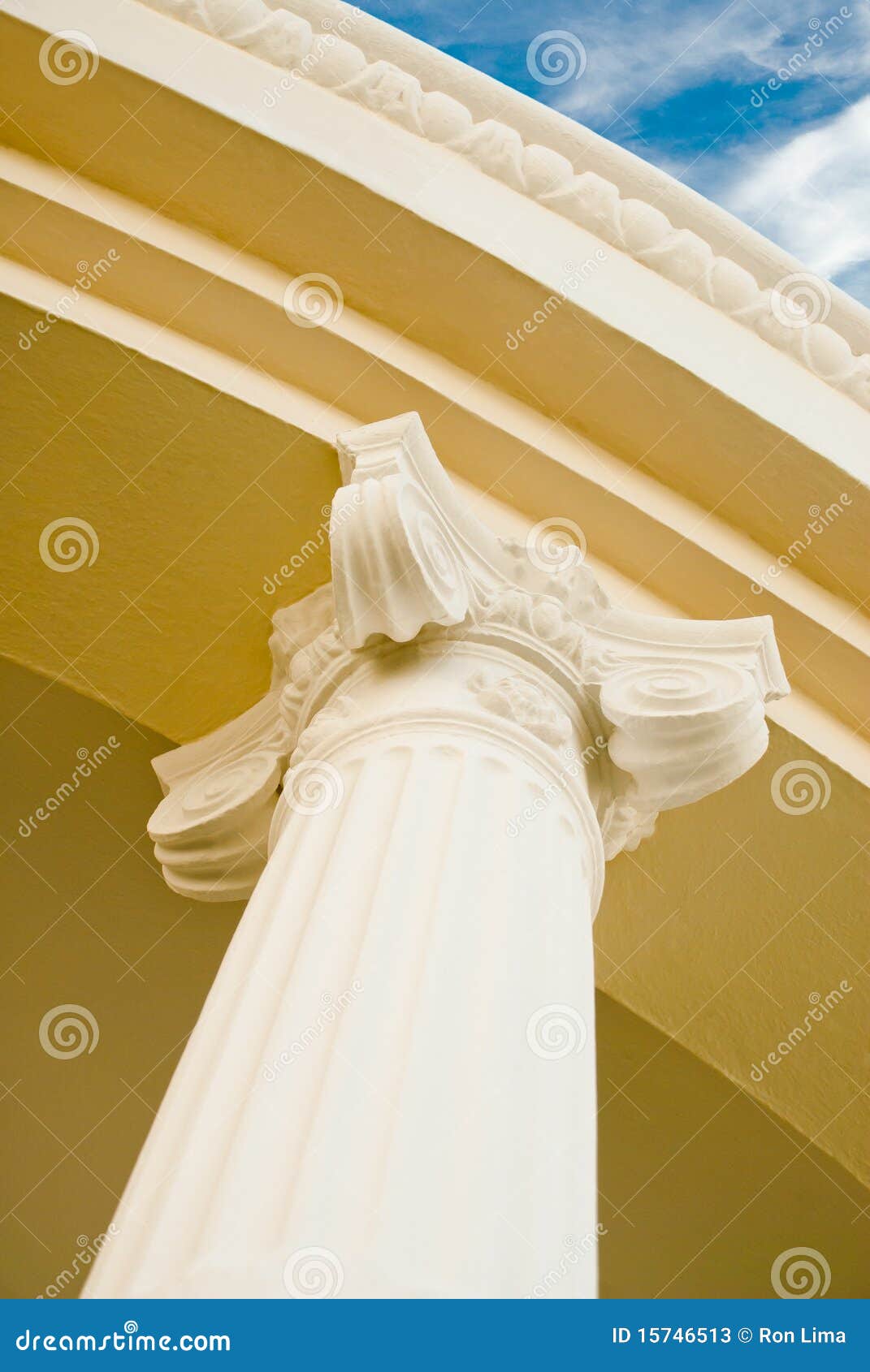 Columna Neoclásica Del Edificio Imagen de archivo - Imagen de viejo ...