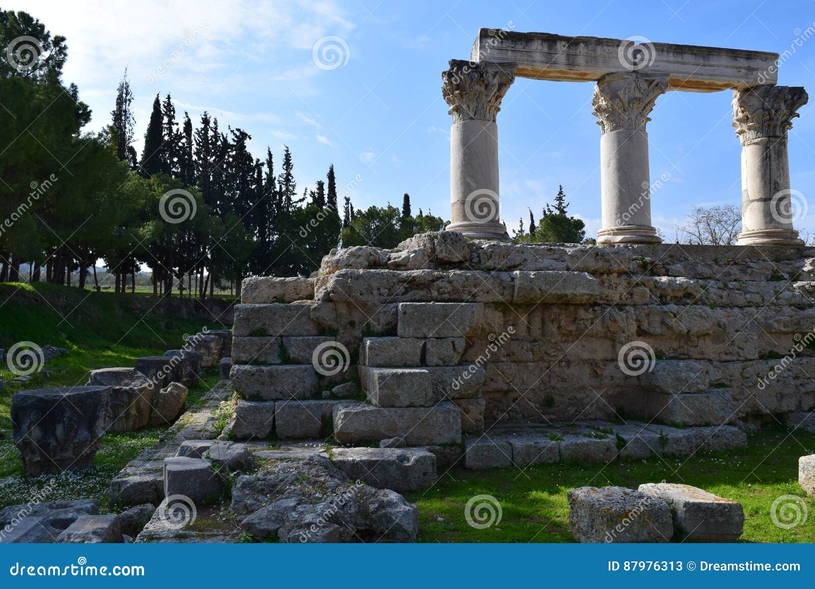 Columnas De La Pedido De Corinthian En Corinto Antiguo Imagen de ...