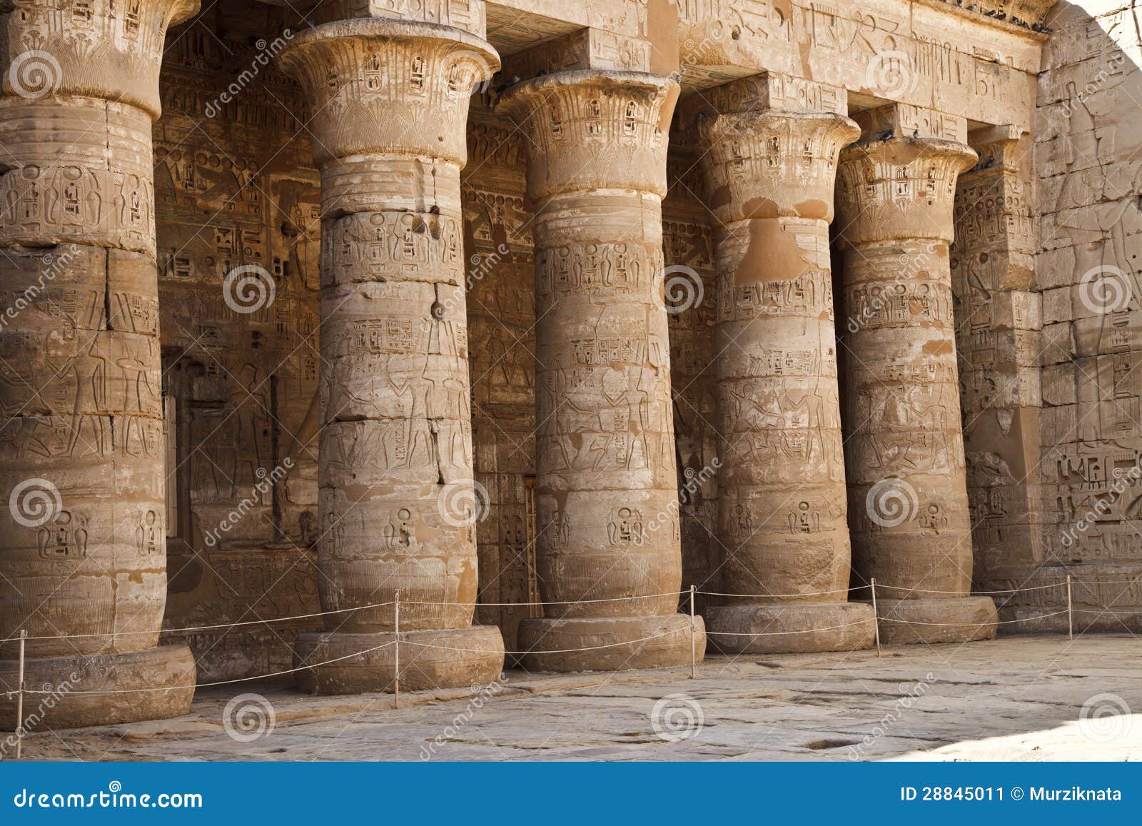 Columnas En El Templo Antiguo Egipto Imagen de archivo - Imagen de ...