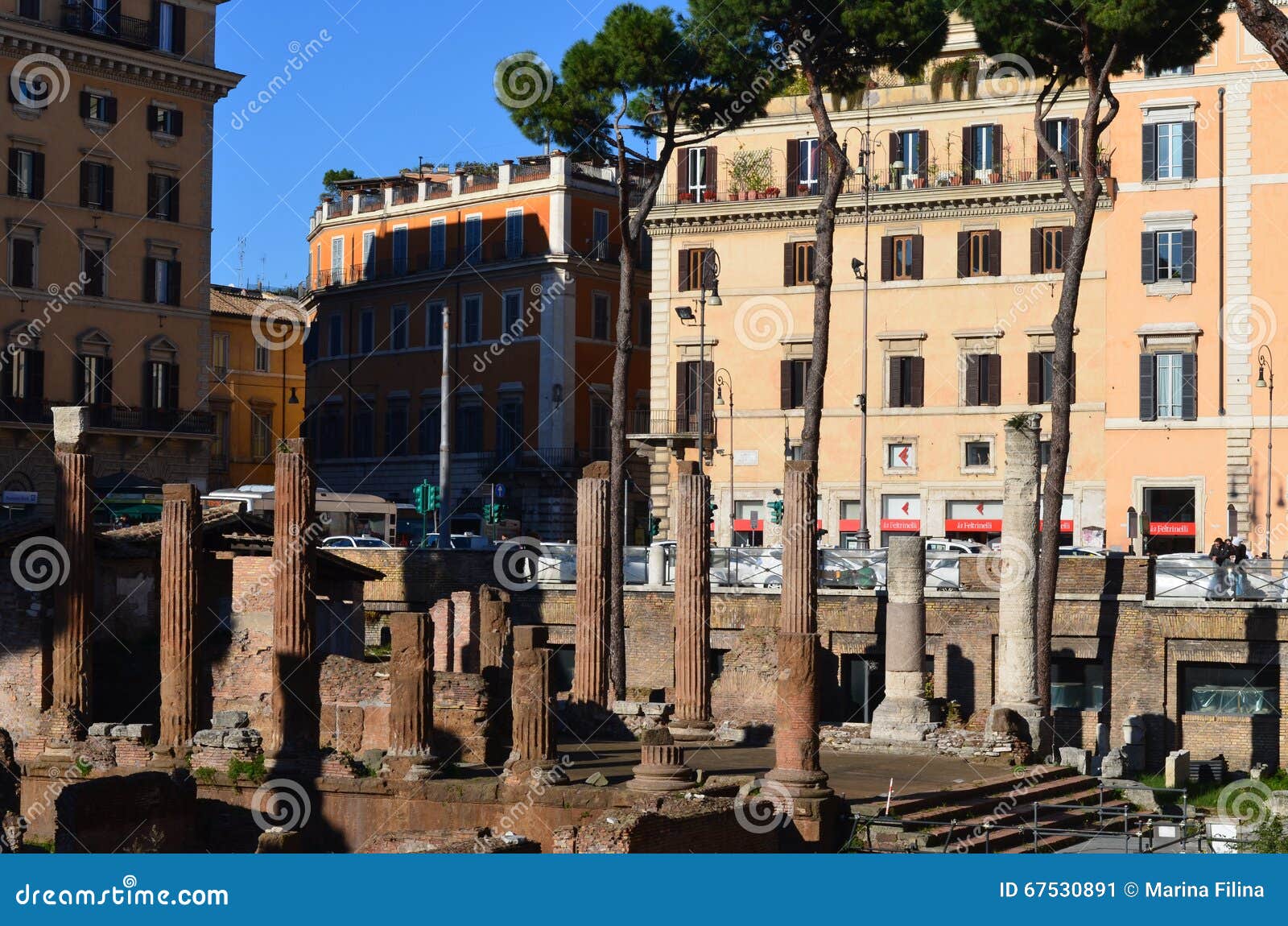Columns in Ancient Rome editorial photo. Image of city - 67530891