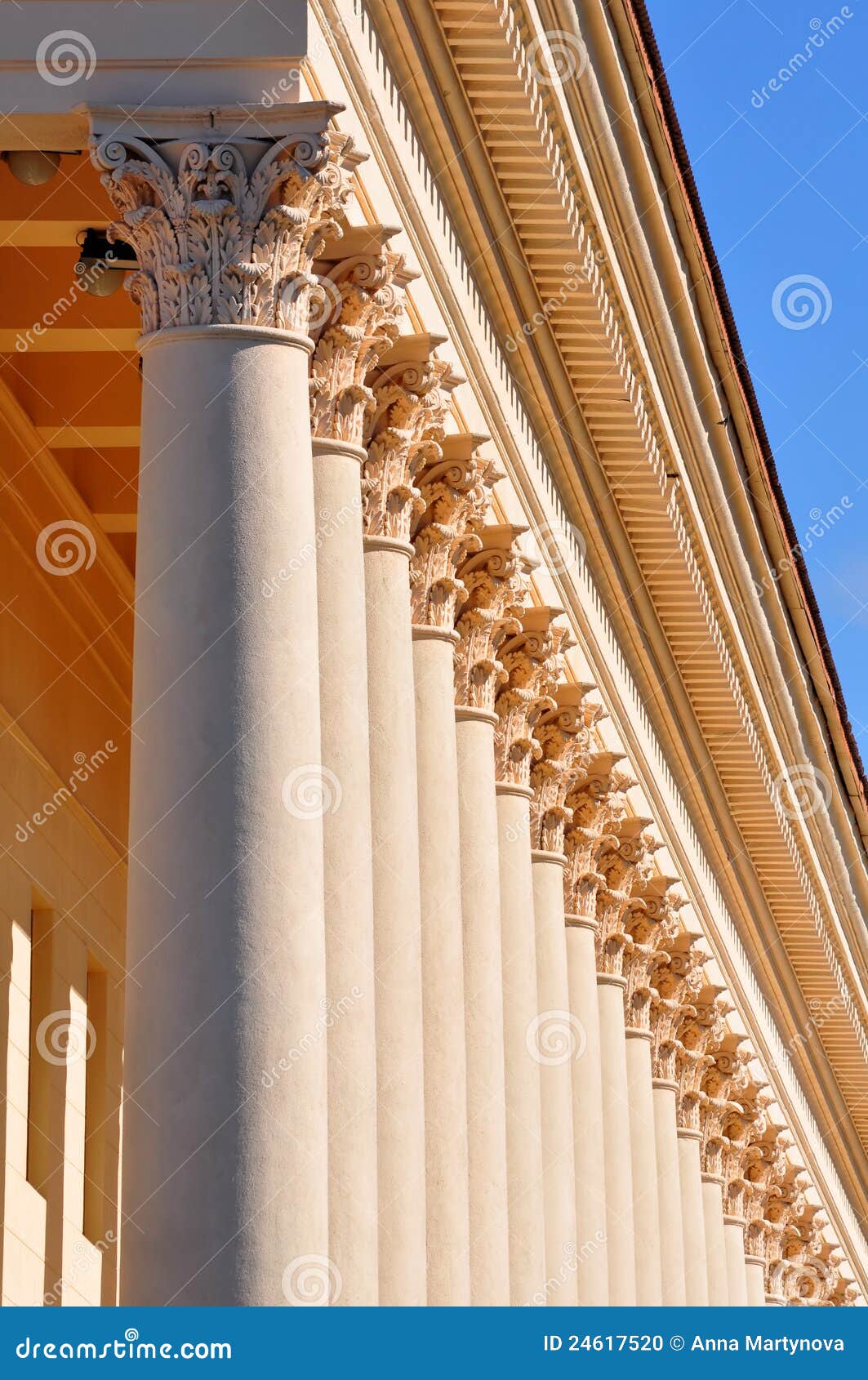 Columns Around the Perimeter Stock Photo - Image of sculpture, europe ...