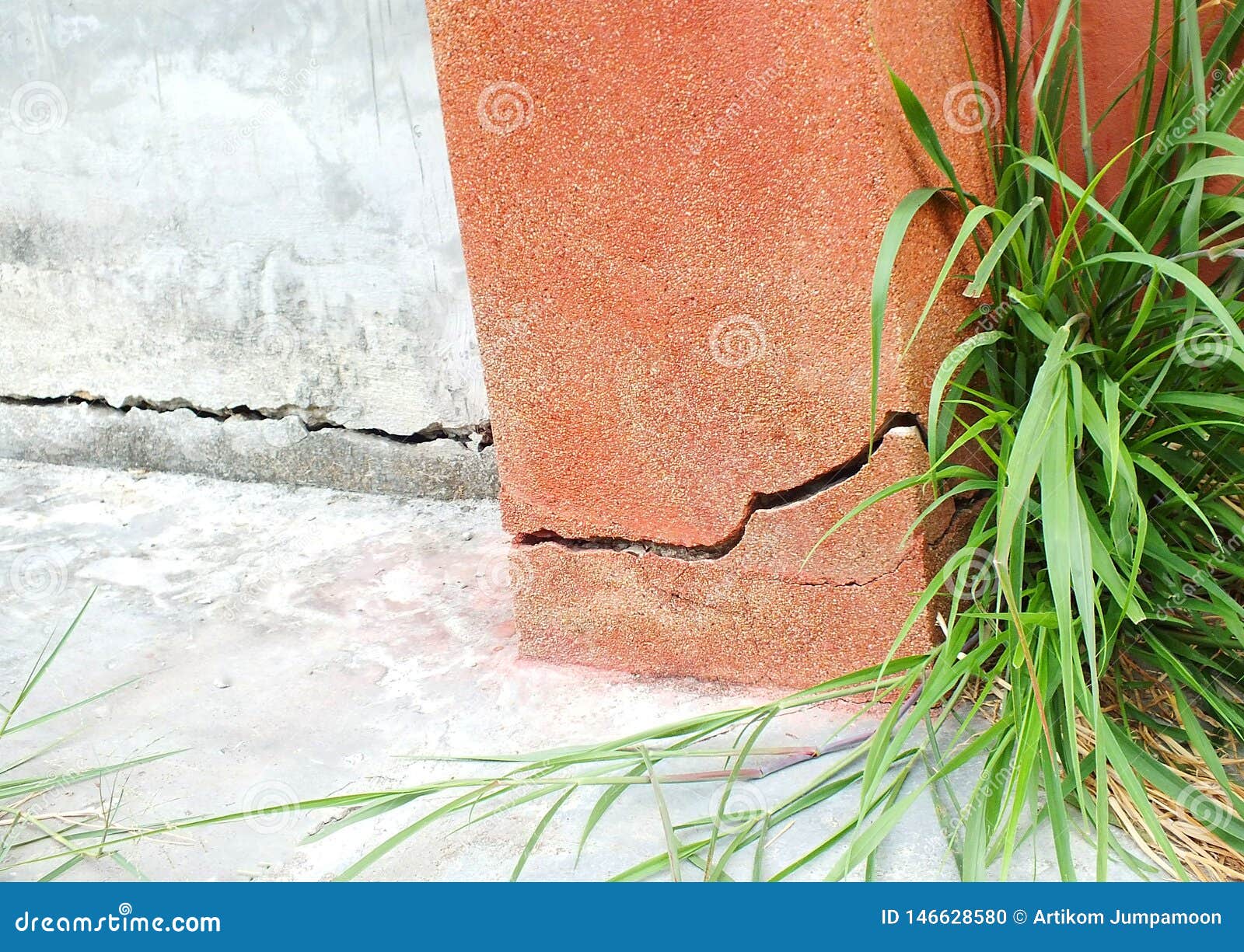 Columns for Building Cracks in Construction and Industrial Work Should ...