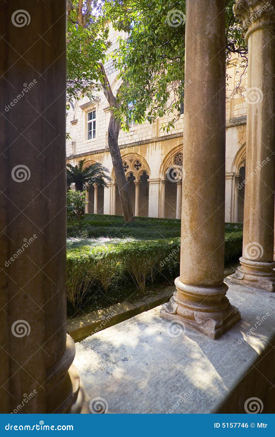 Columns and garden stock photo. Image of heritage, stone - 5157746
