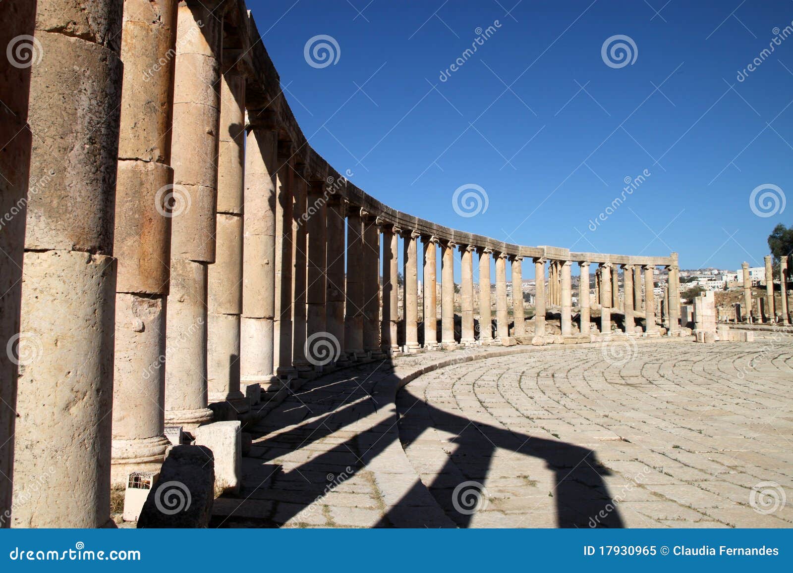 Columns in Jerash, Jordan stock image. Image of desert - 17930965