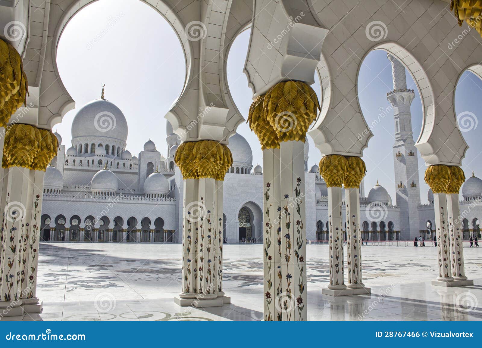 Columns of Sheikh Zayed Mosque Stock Photo - Image of asia, minaret ...