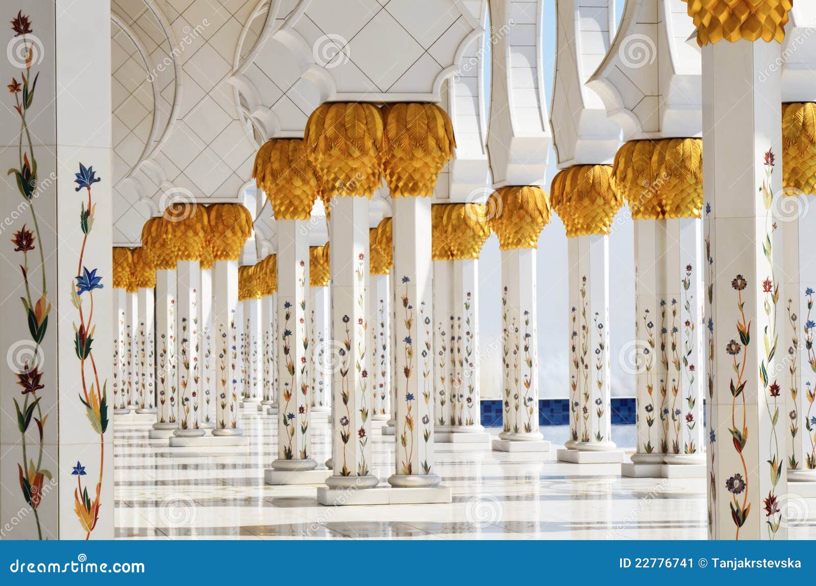 Columns of Sheikh Zayed Mosque in Abu Dhabi, UAE Stock Image - Image of ...