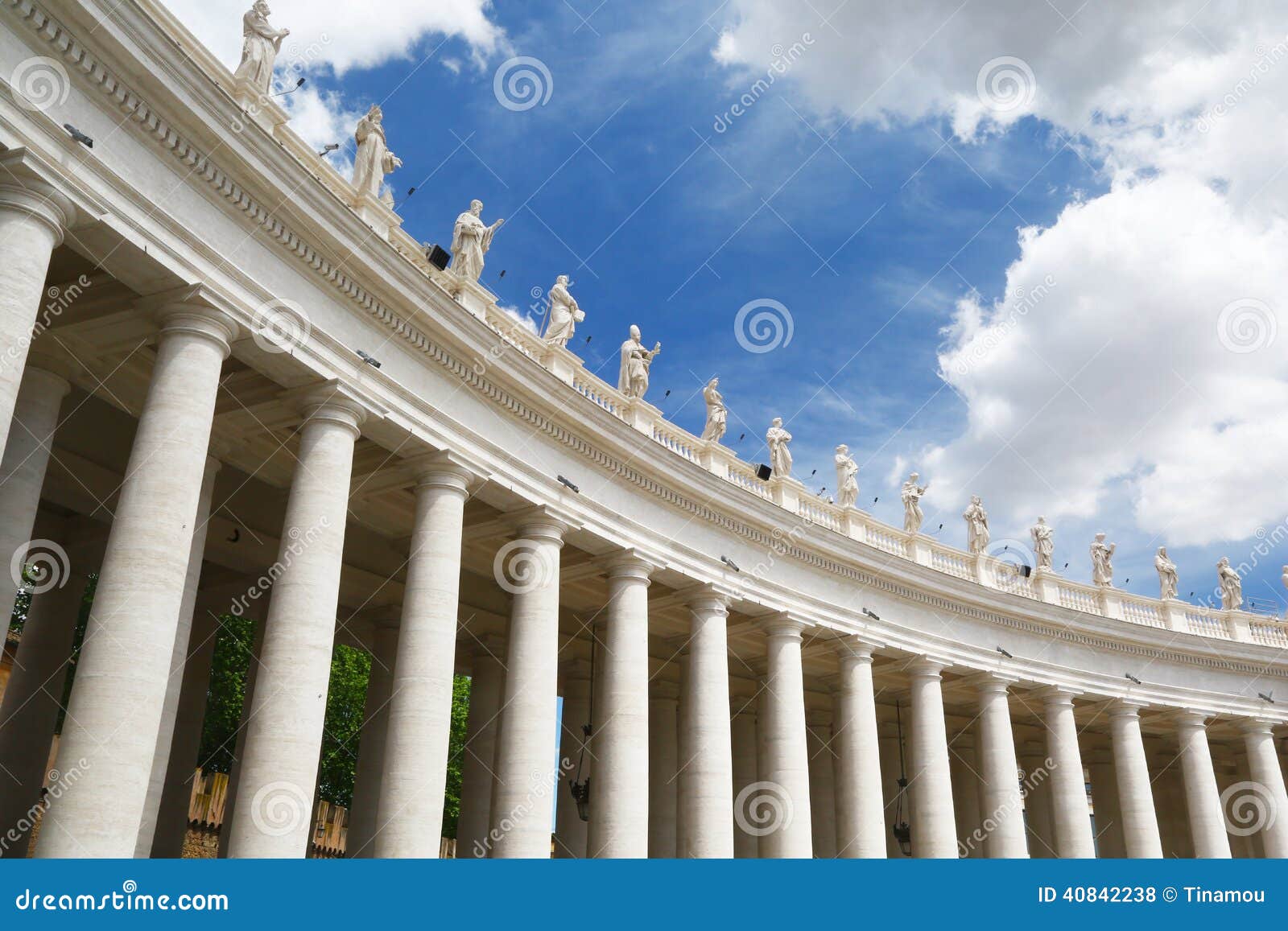 Columns & Statues in St.Peter S Square, Rome Stock Photo - Image of ...