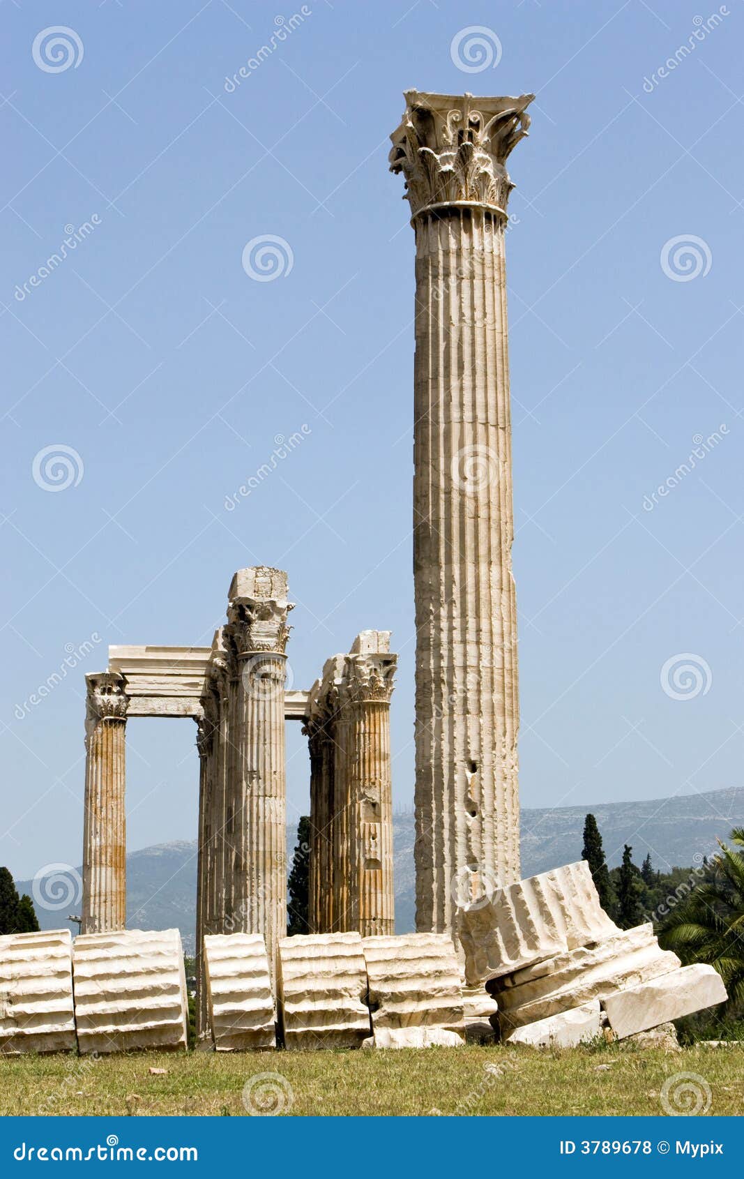 Columns of the Temple of Zeus Stock Photo - Image of corinthian, unesco ...