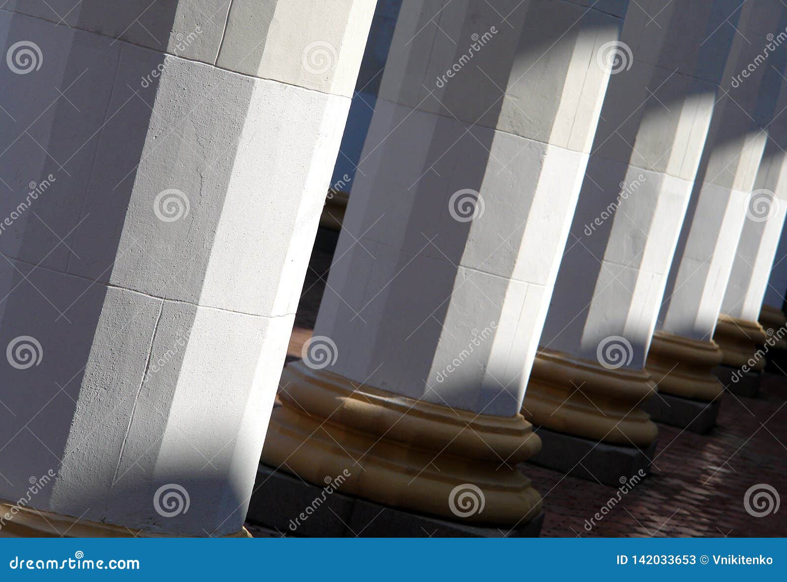 Columns and visual rhythm stock image. Image of building - 142033653