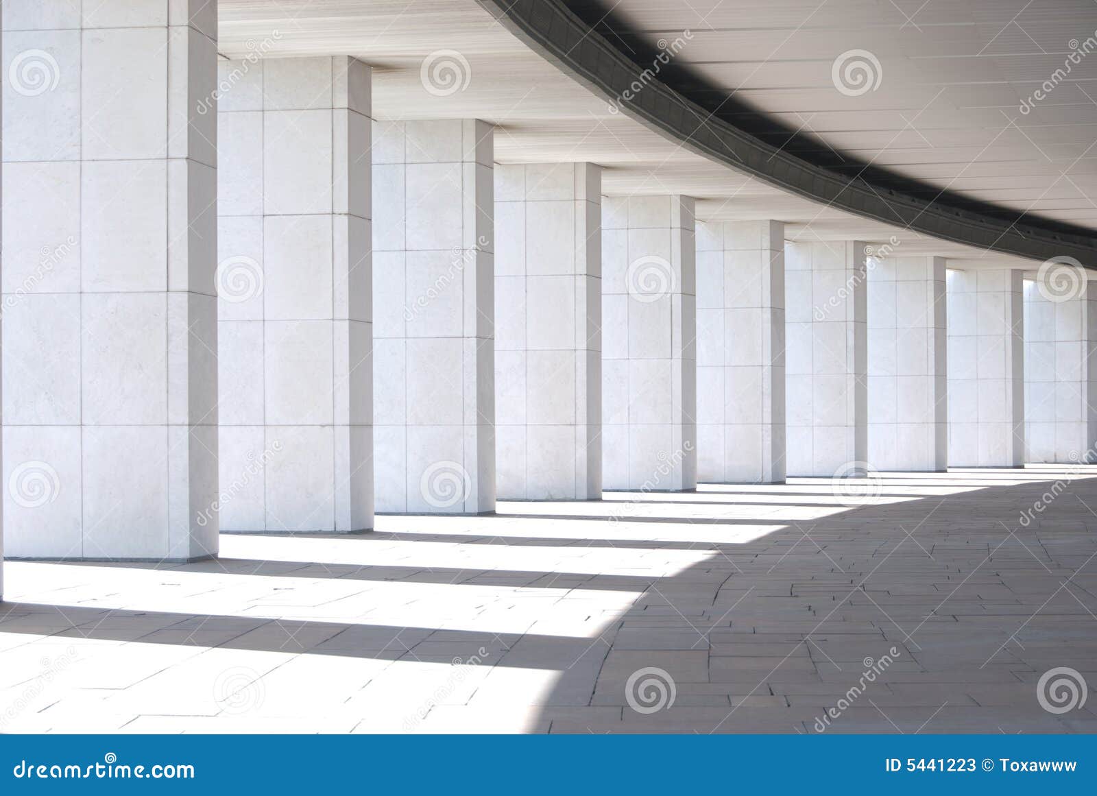 Colunas imagem de stock. Imagem de coluna, fileira, arco - 5441223