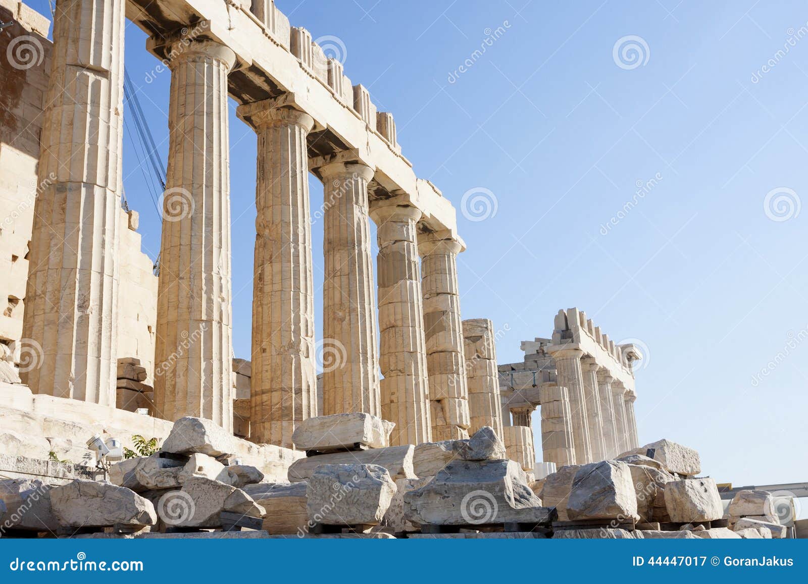 Colunas Do Templo Do Partenon Em Atenas Imagem de Stock - Imagem de atena, coluna: 44447017