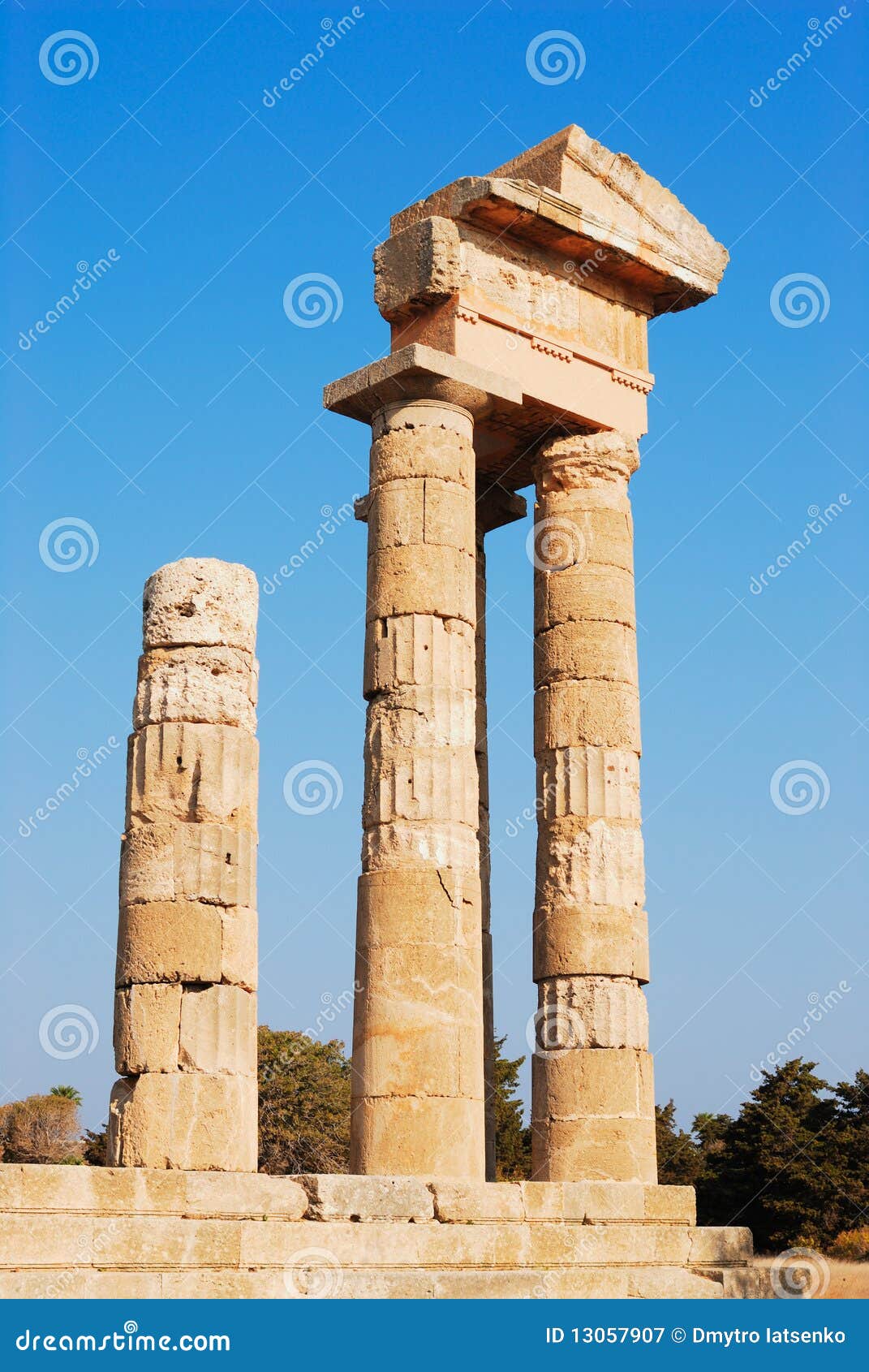 Colunas gregas imagem de stock. Imagem de europa, arquitetura - 13057907