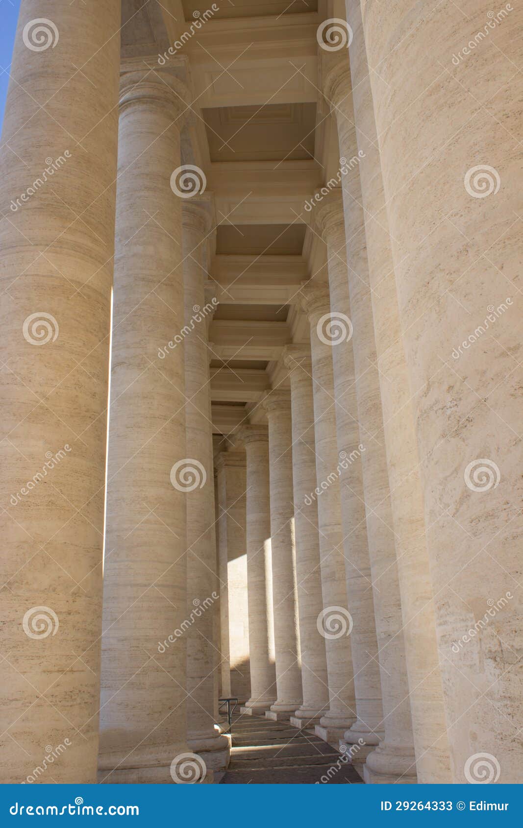 Colunata imagem de stock. Imagem de roma, barroco, europeu - 29264333