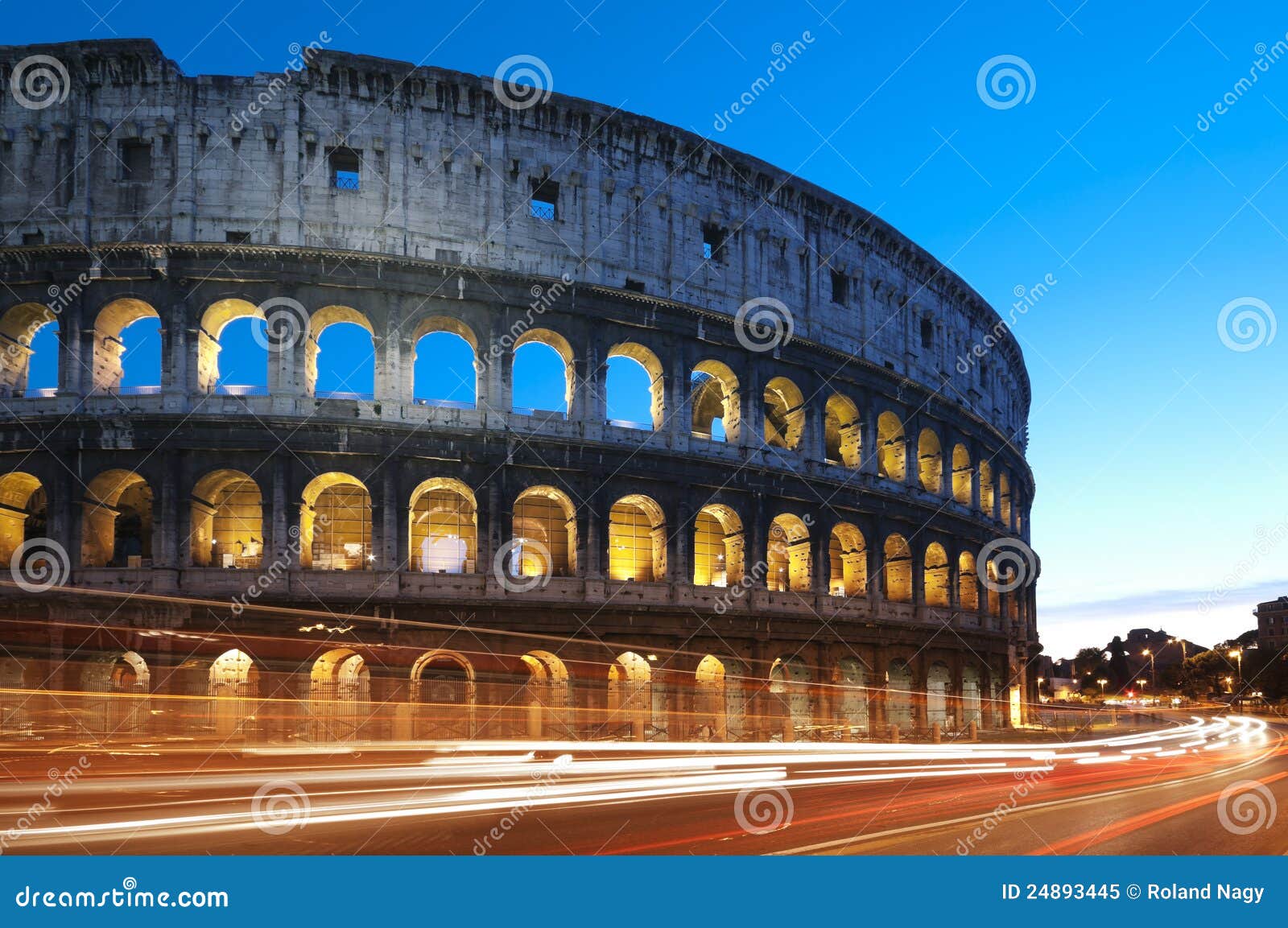 Colusseum, Roma - Italia imagen de archivo. Imagen de color - 24893445
