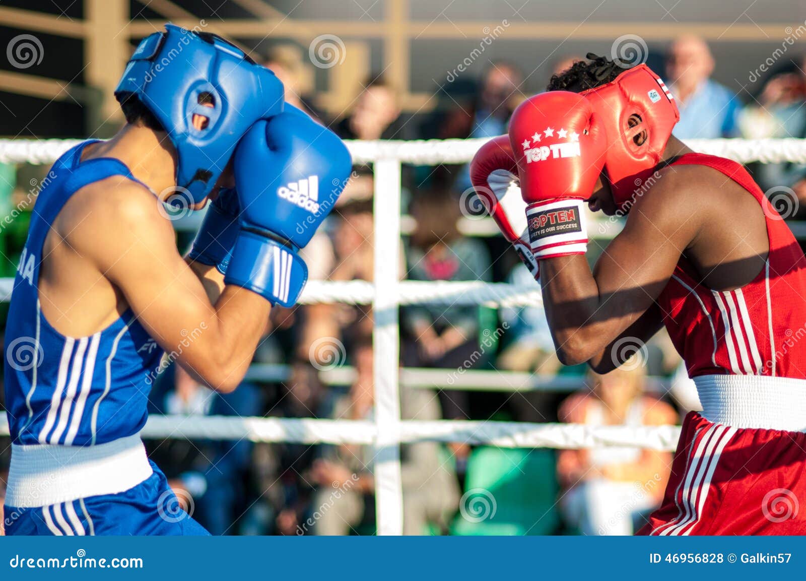Combate de boxeo foto de archivo editorial. Imagen de lucha - 46956828