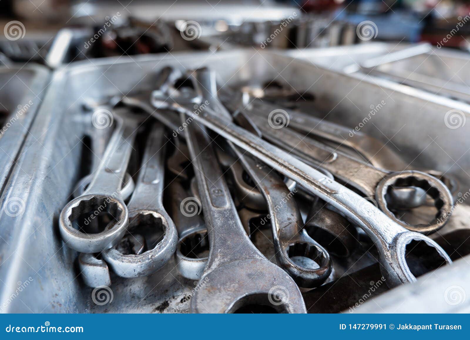 Combination Wrenches, Spanner, Diverse Wrench Tools in Garage Stock ...
