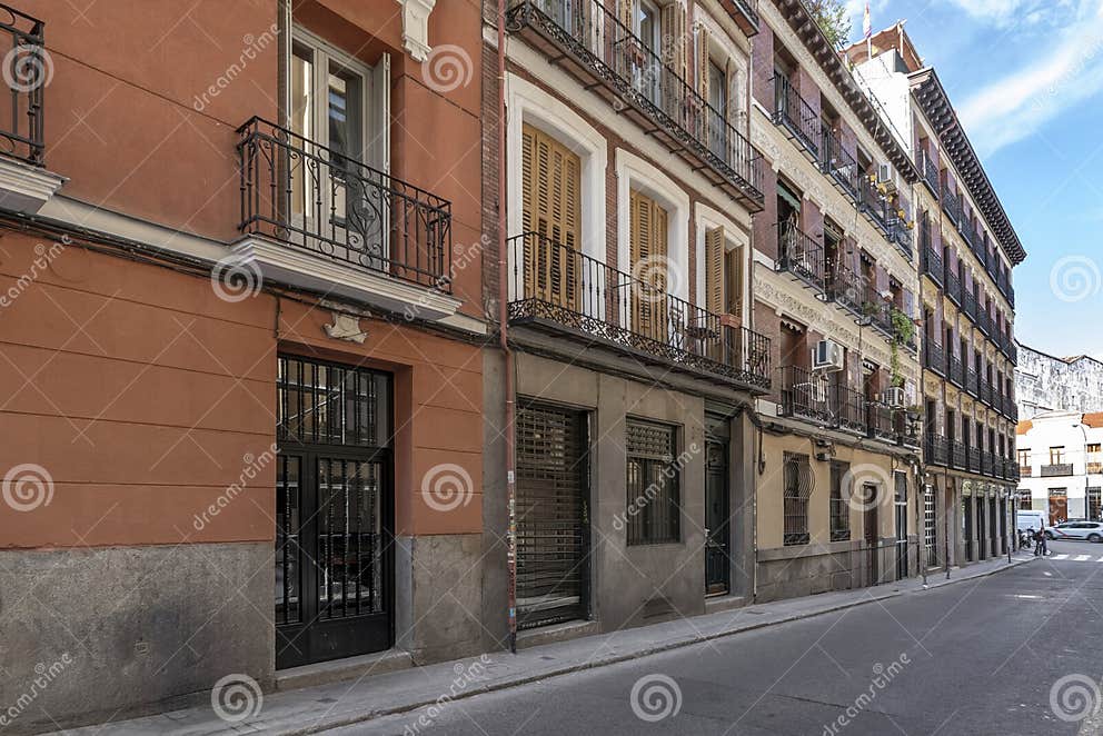 Combining Different Materials Can Create Interesting and Attractive ...