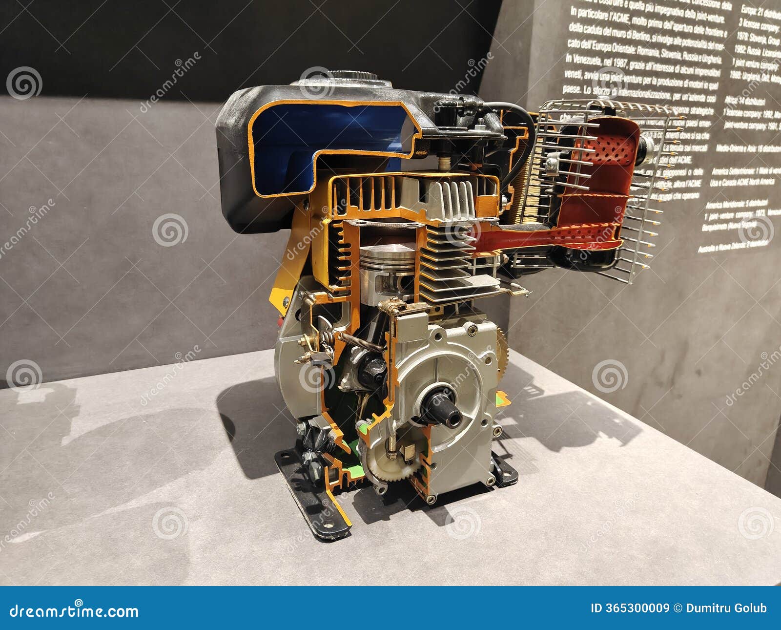 Two Stroke Cycle Internal Combustion Engine, Two-stroke Engine ...