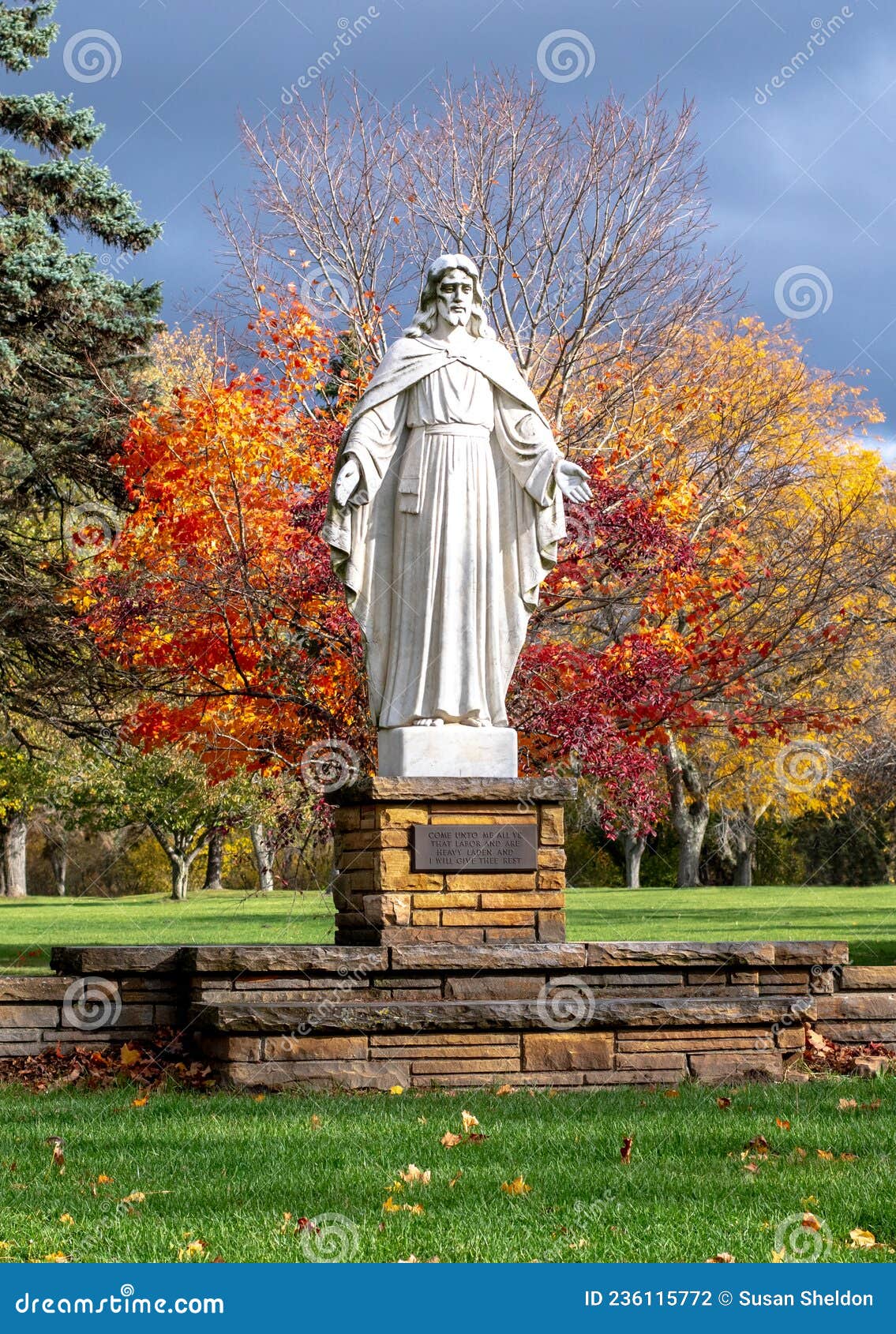 Come unto me jesus statue stock photo. Image of grasses - 236115772