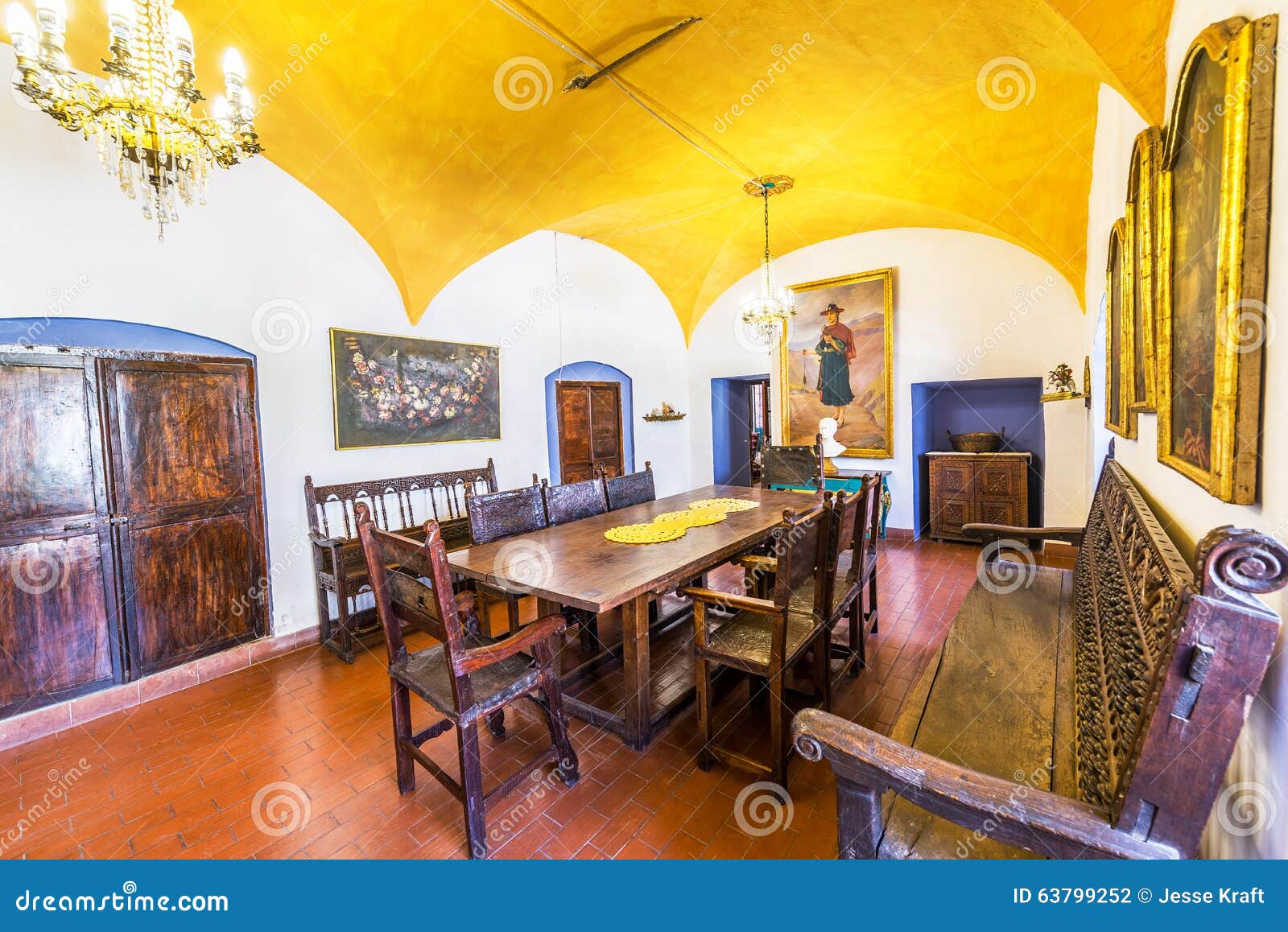 Comedor colonial histórico fotografía editorial. Imagen de viejo - 63799252