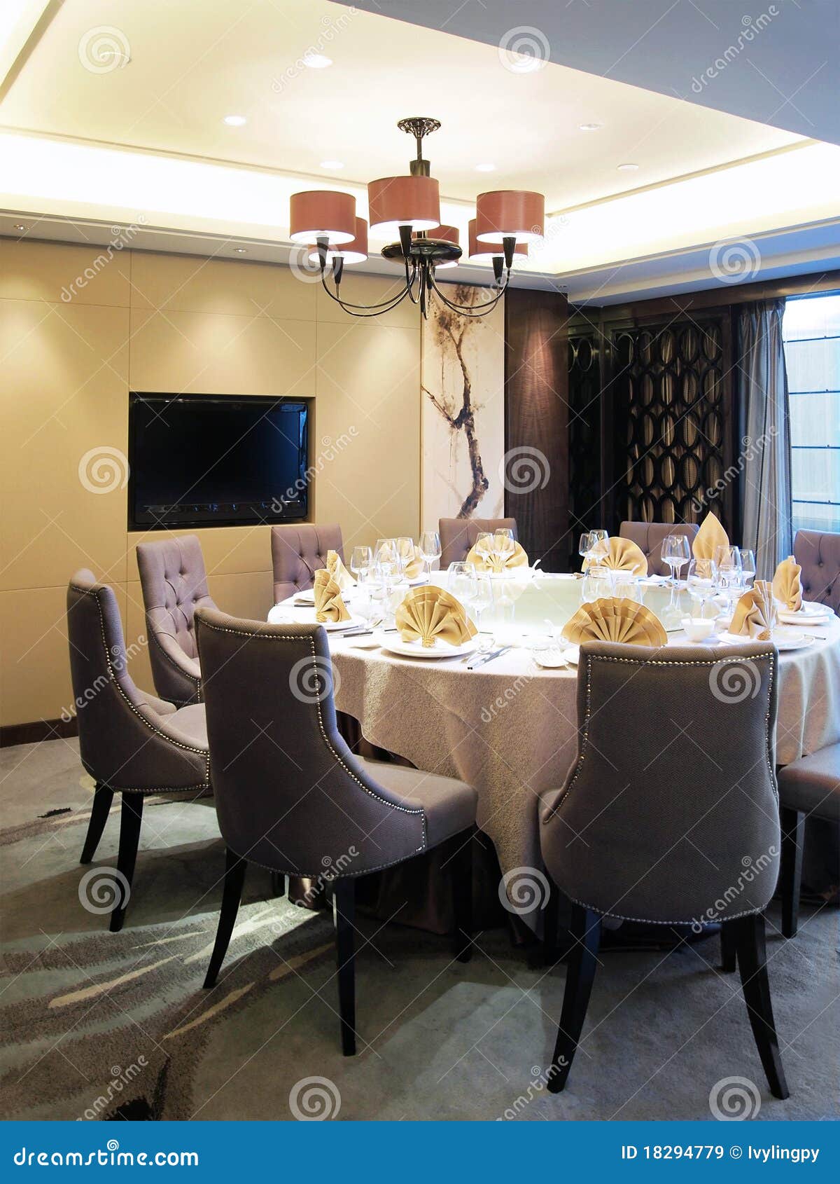 Comedor lujoso imagen de archivo. Imagen de redondo, banquete - 18294779