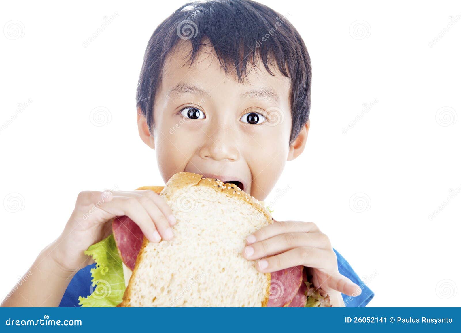 Comendo o sanduíche grande imagem de stock. Imagem de pouco - 26052141