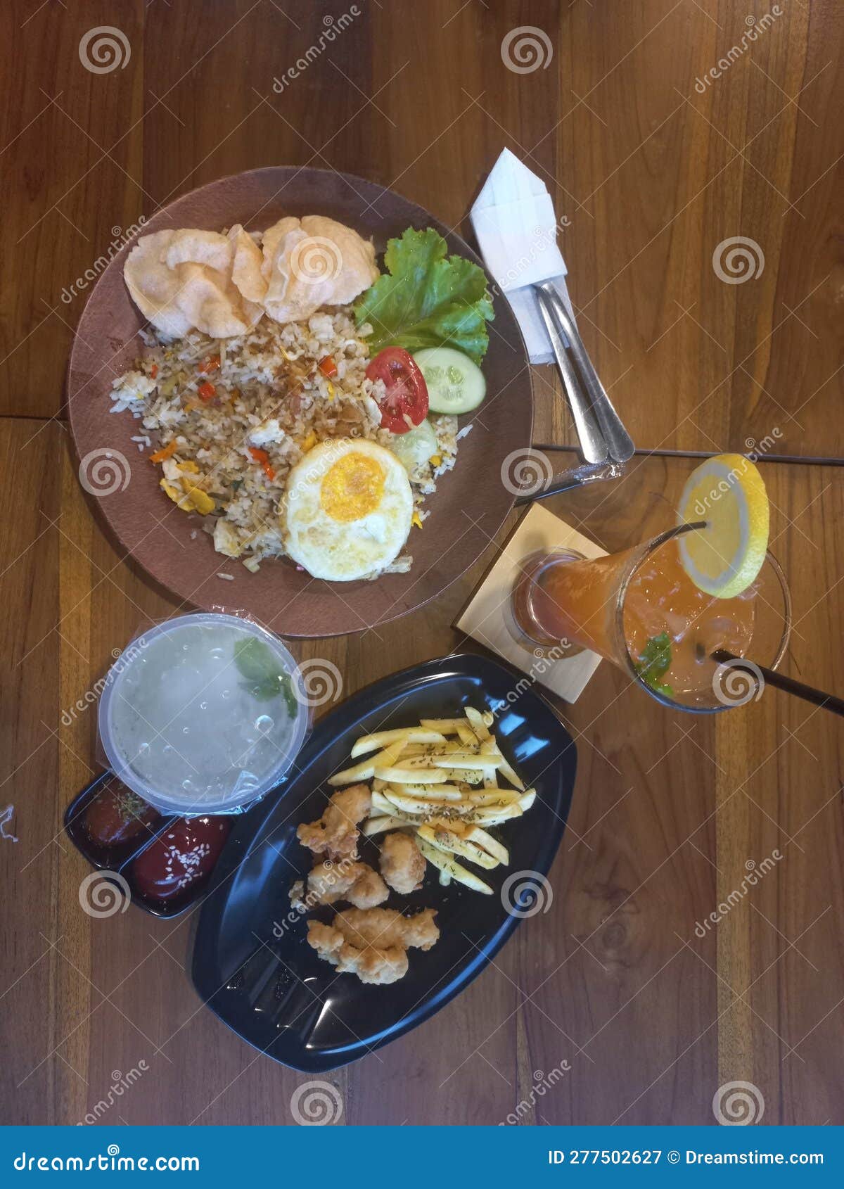 Comer Buena Comida Hace Feliz Imagen de archivo - Imagen de feliz ...