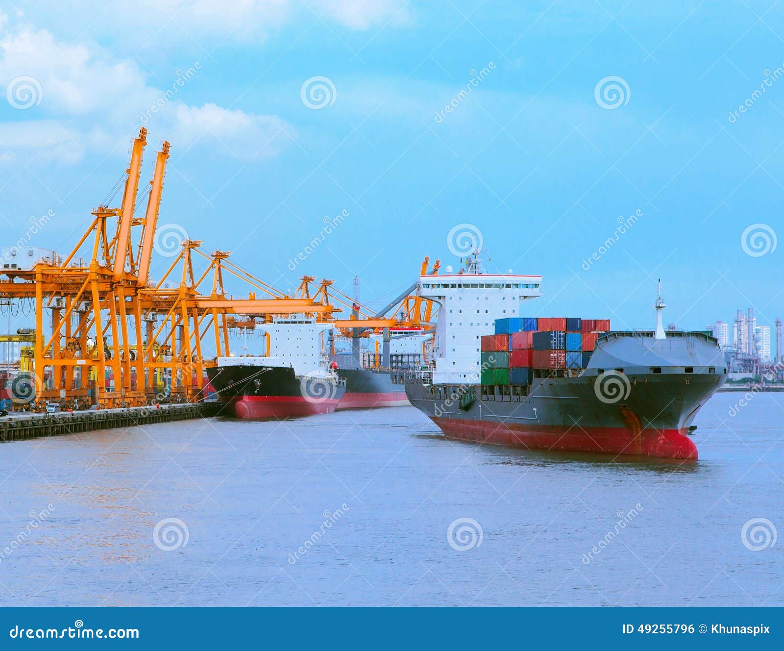 Comercial Ship with Container on Shipping Port for Import Export Stock ...