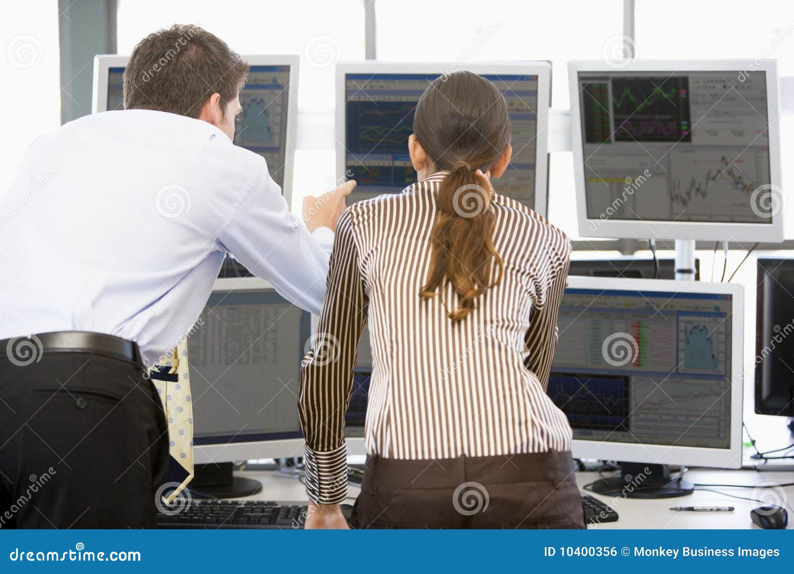 Comerciantes Comunes Que Ven Monitores Foto de archivo - Imagen de ...