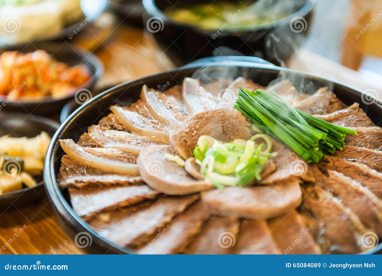 Comida Cocida Al Vapor Carne De Vaca Surcoreana Imagen de archivo ...
