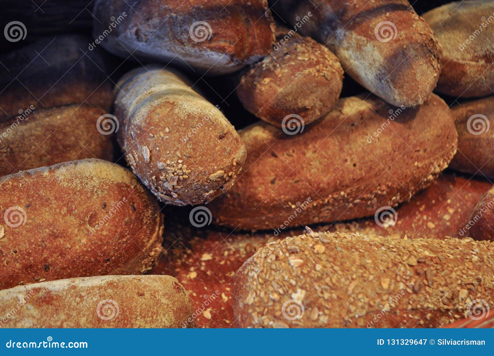 Comida cocida pan imagen de archivo. Imagen de torcer - 131329647
