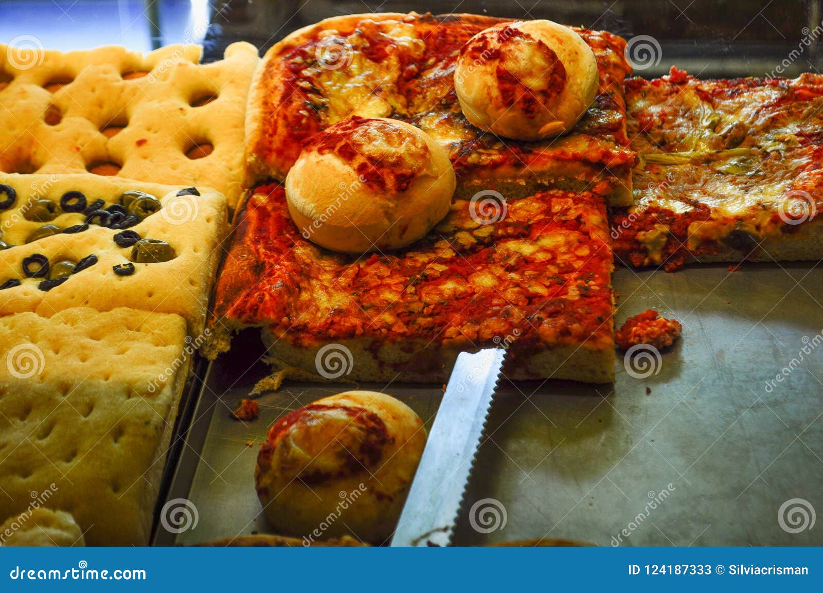 Comida cocida pizza imagen de archivo. Imagen de italiano - 124187333