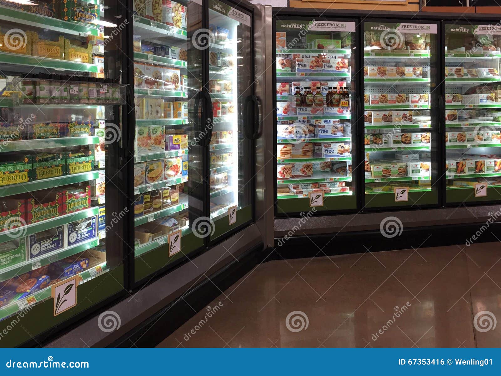 Comida Congelada En La Venta De La Refrigeración Foto editorial ...