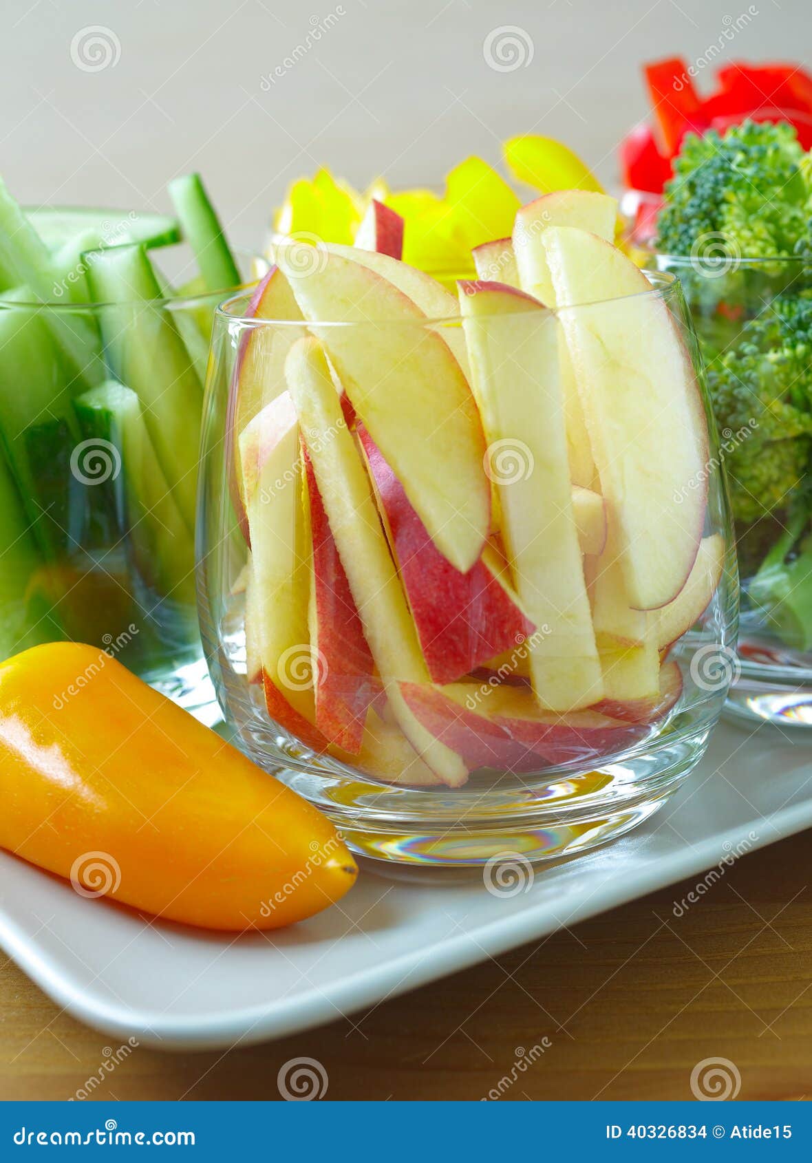 Comida cruda foto de archivo. Imagen de pimienta, rojo - 40326834