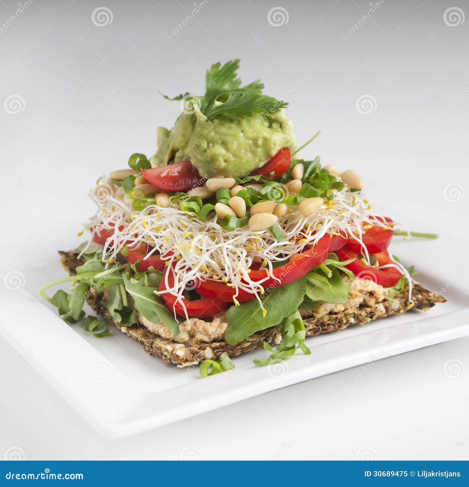 Comida Cruda - Galleta Con Los Buenos Desmoches Imagen de archivo ...