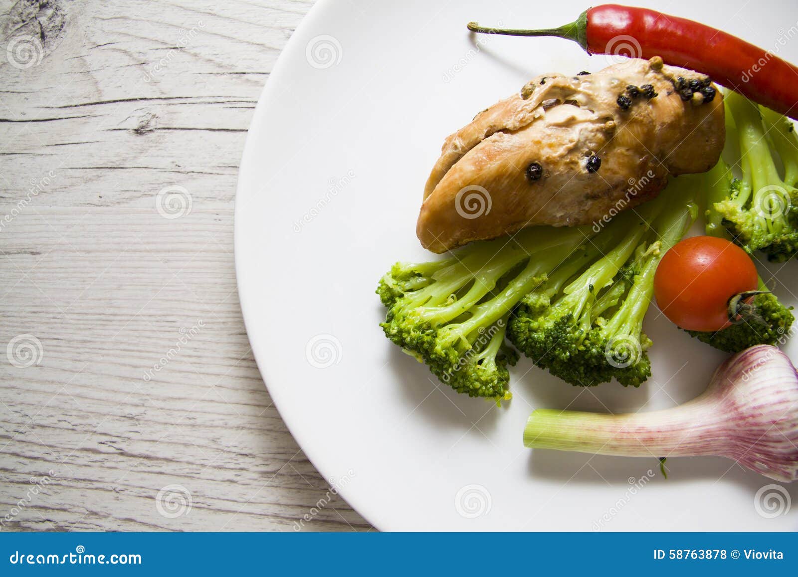 Comida De La Dieta: Carne Hervida Con Las Verduras Foto de archivo ...
