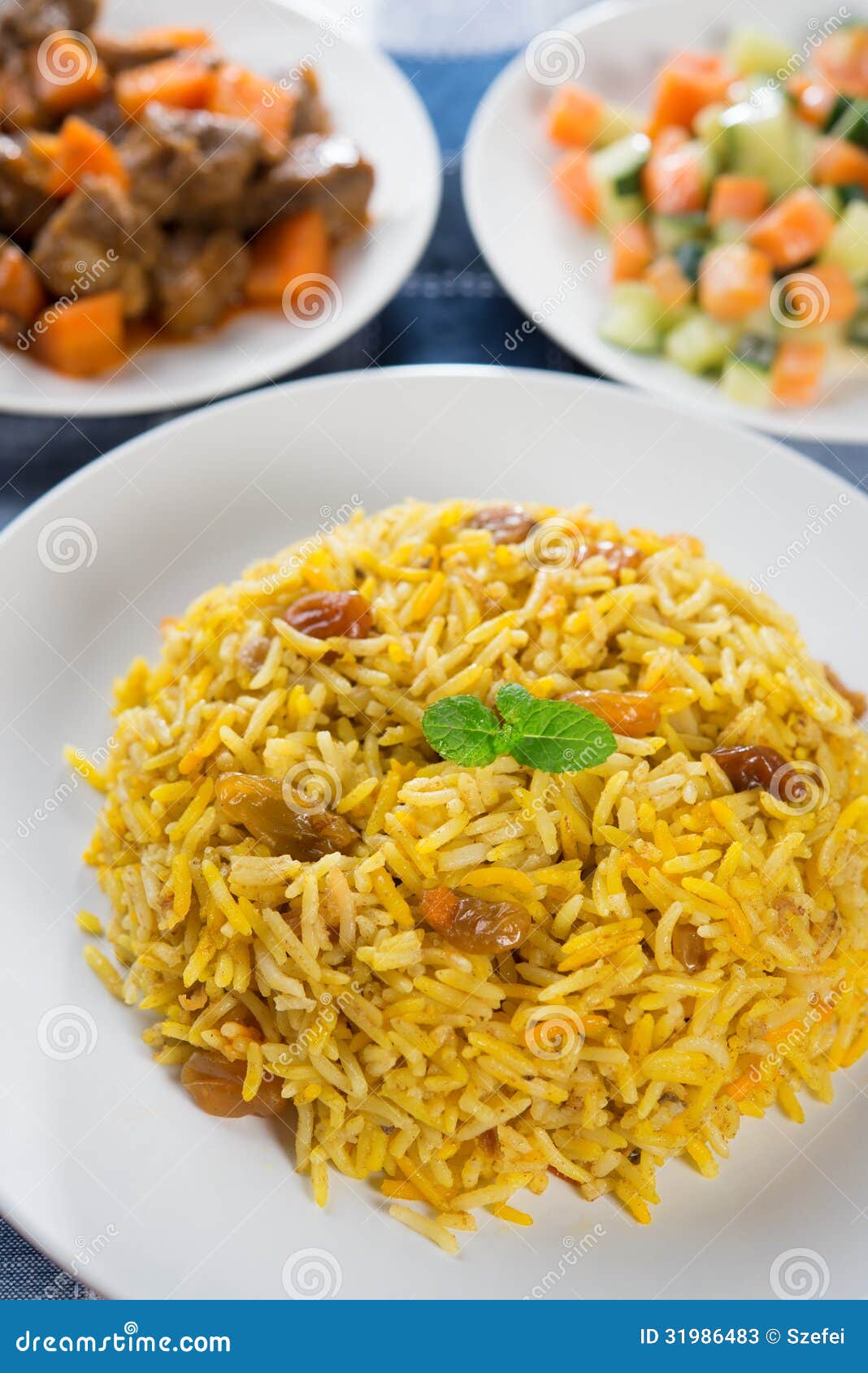 Comida de Oriente Medio. imagen de archivo. Imagen de ensalada - 31986483