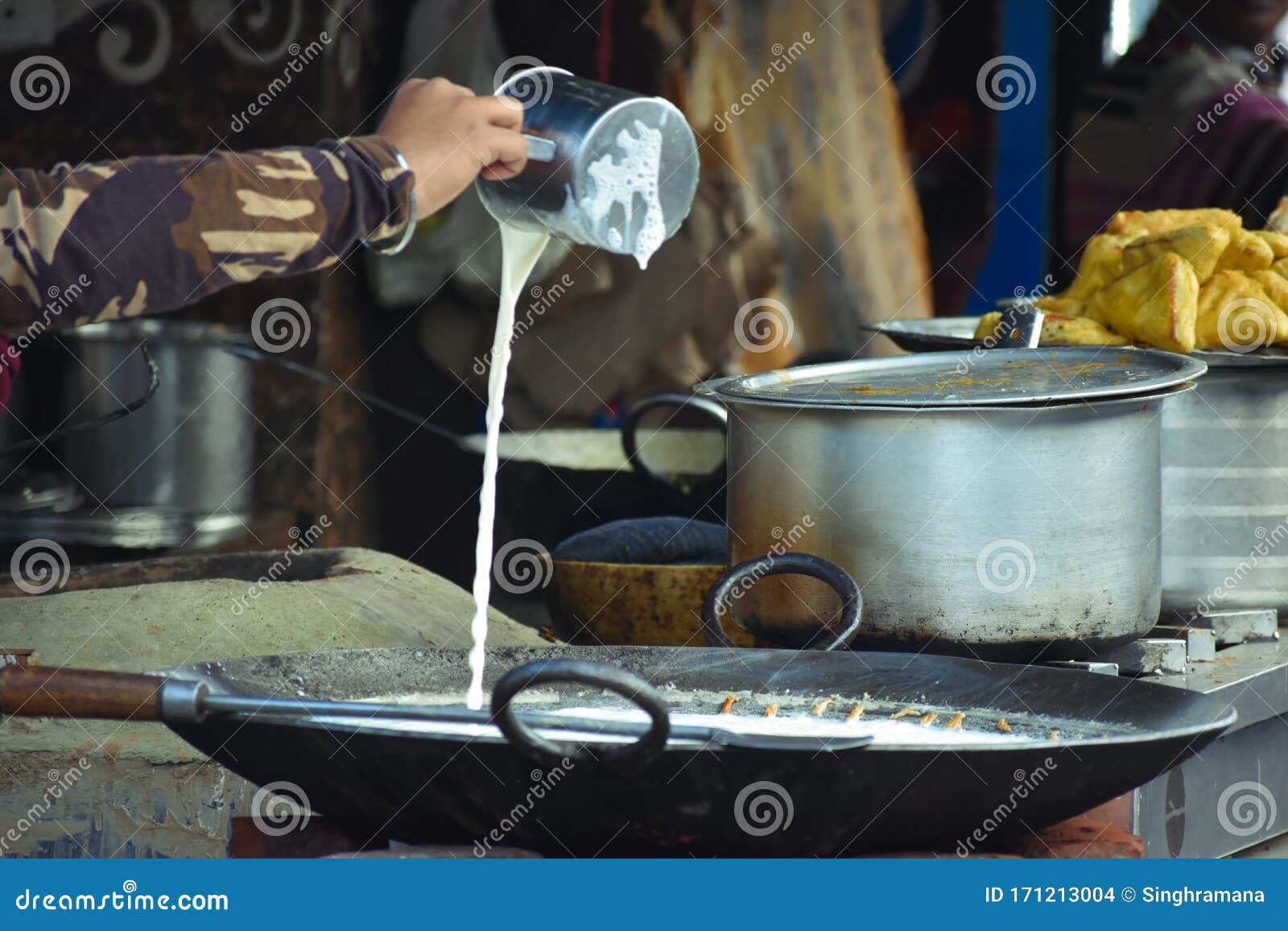Comida E Bebida De Rua Indiana Numa Cidade Indiana Foto de Stock ...
