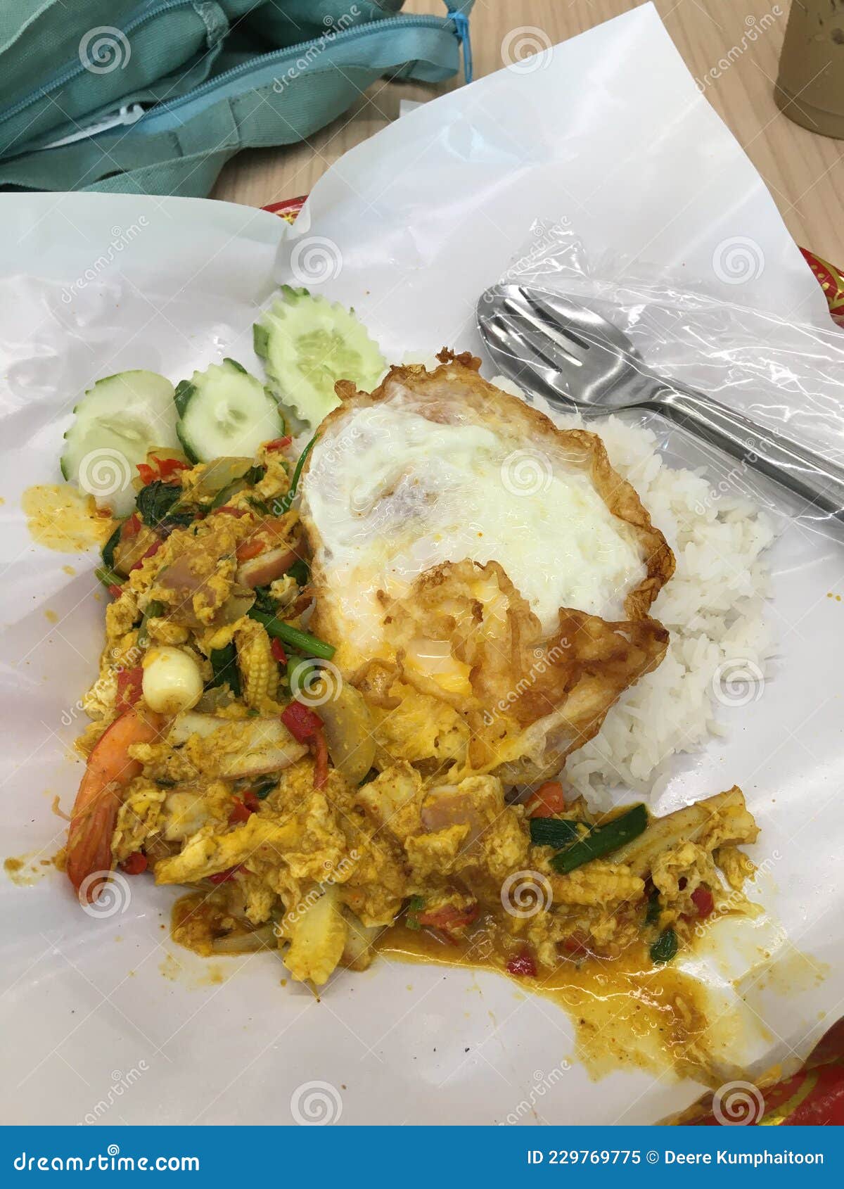 Comida En Plato Picado Chill Imagen de archivo - Imagen de plato ...