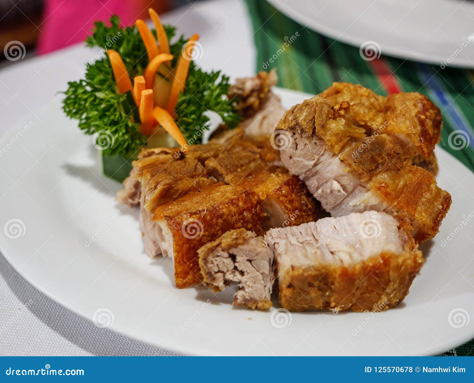 Comida Filipina Tradicional - Lechon Kawali Foto de archivo - Imagen de ...