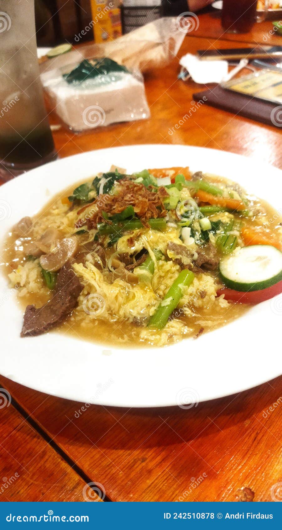 Comida Indonesia Flash Arroz Yumami Foto de archivo - Imagen de ...