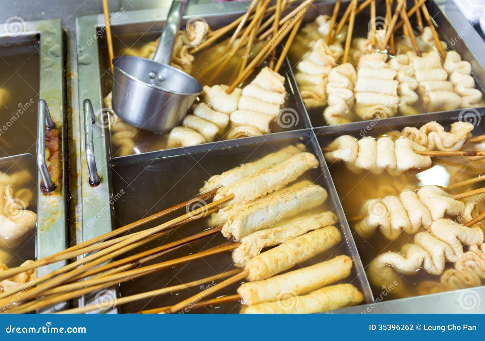 Comida Local Del Coreano, Croqueta De Pescados Foto de archivo - Imagen ...