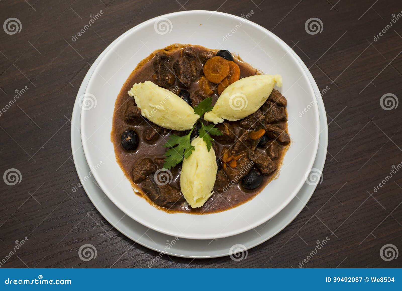 Comida moderna imagen de archivo. Imagen de cena, sopa - 39492087