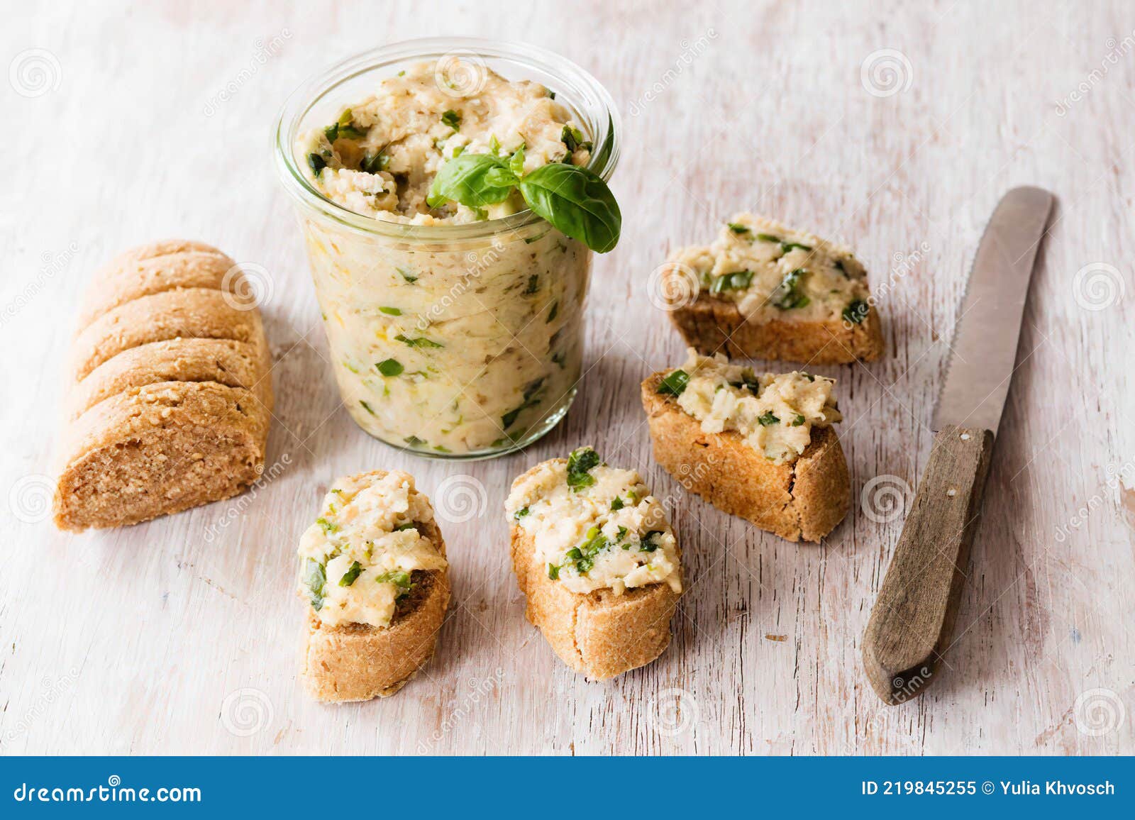 Comida Para Picar Casera Pasta En Un Frasco Y Bocadillos. Imagen de ...