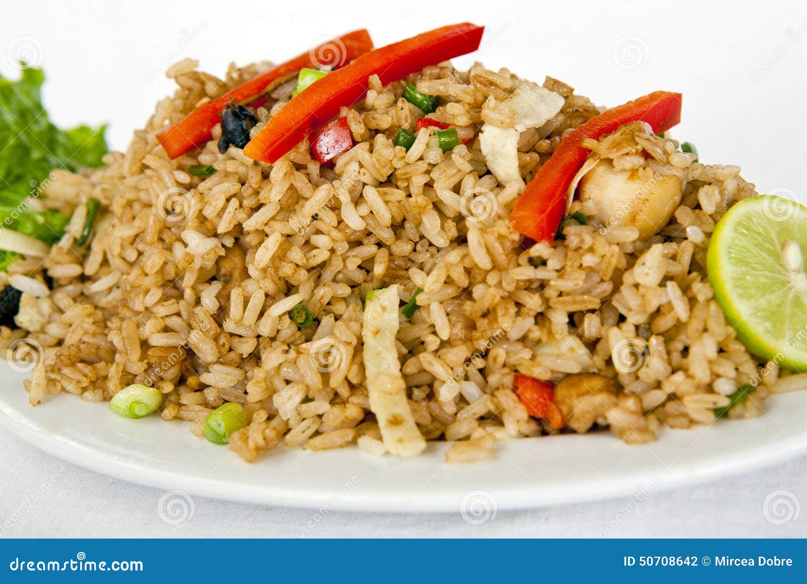 Comida Peruana: Arroz Chaufa De Mariscos Foto de archivo - Imagen de ...