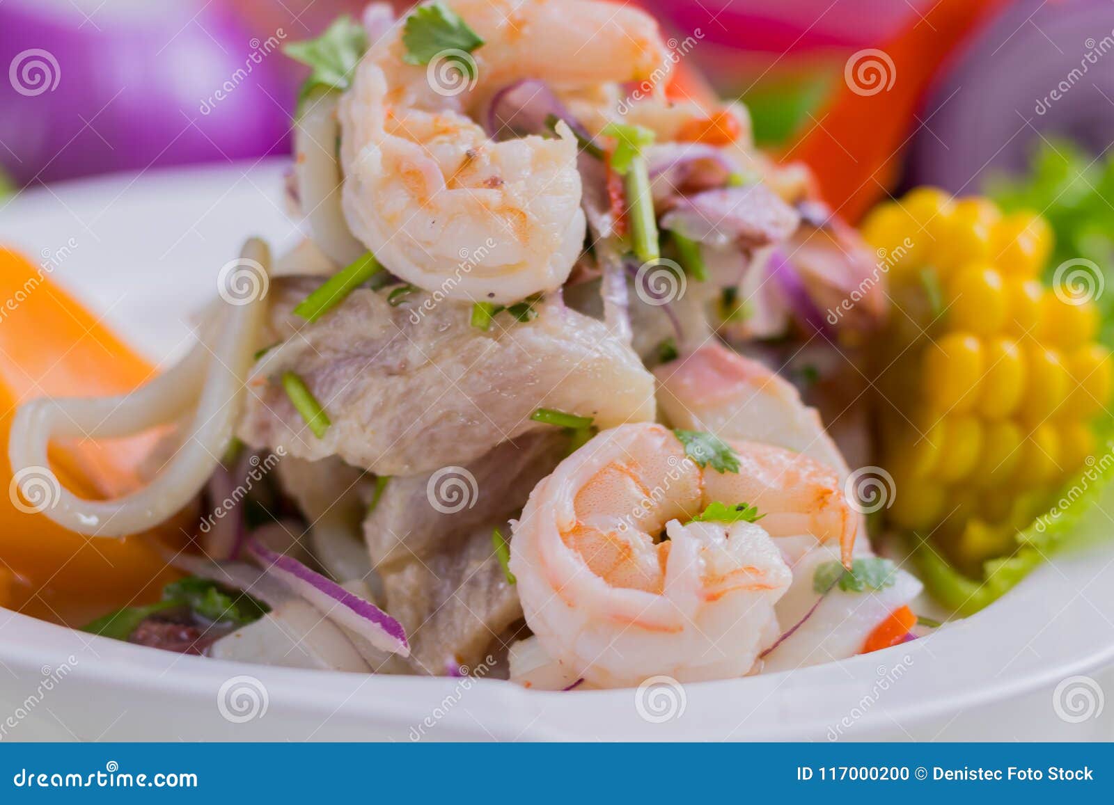 Comida Peruana: Ceviche De Los Pescados Foto de archivo - Imagen de ...
